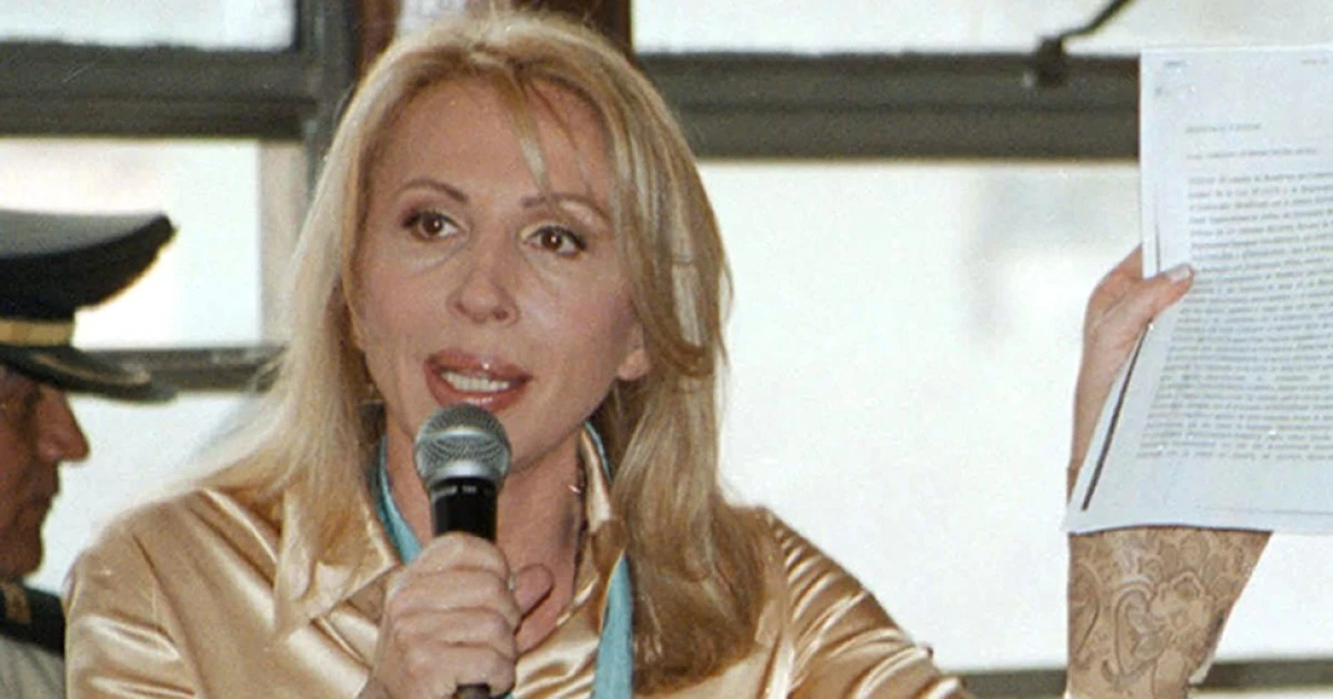 Se conocen polémicas imágenes del cuerpo de la hija de Laura Bozzo ...