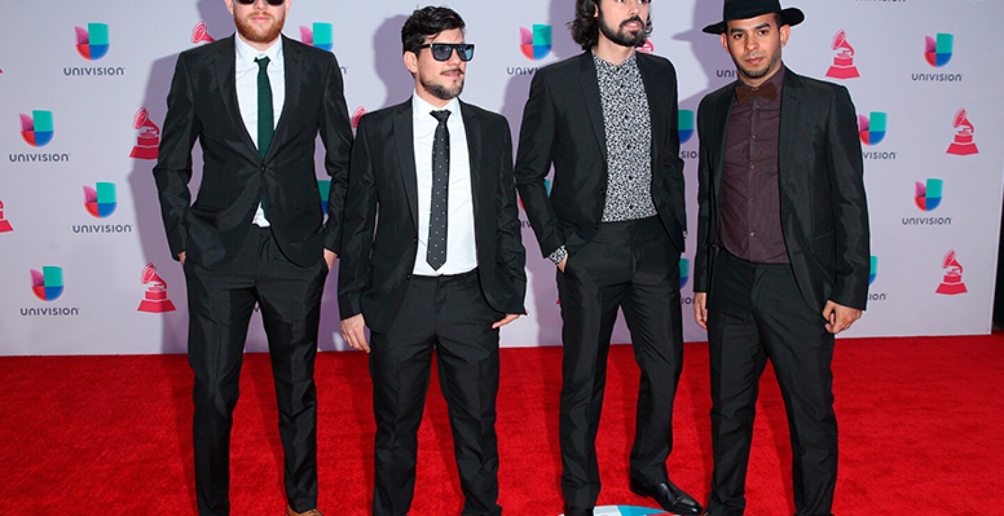 Derroche de belleza y talento en alfombra roja y velada de los Grammy ...