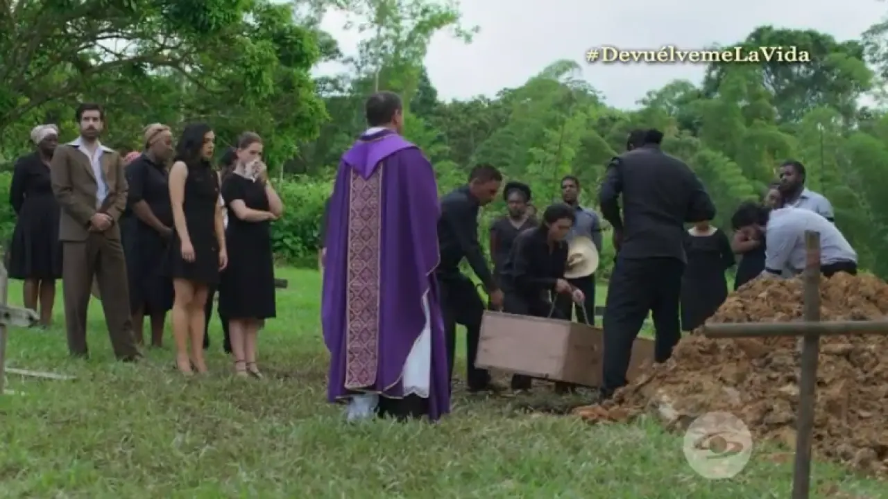 Capítulo 11 completo Devuélveme La Vida: Virgelina muere en extrañas circunstancias en la ...