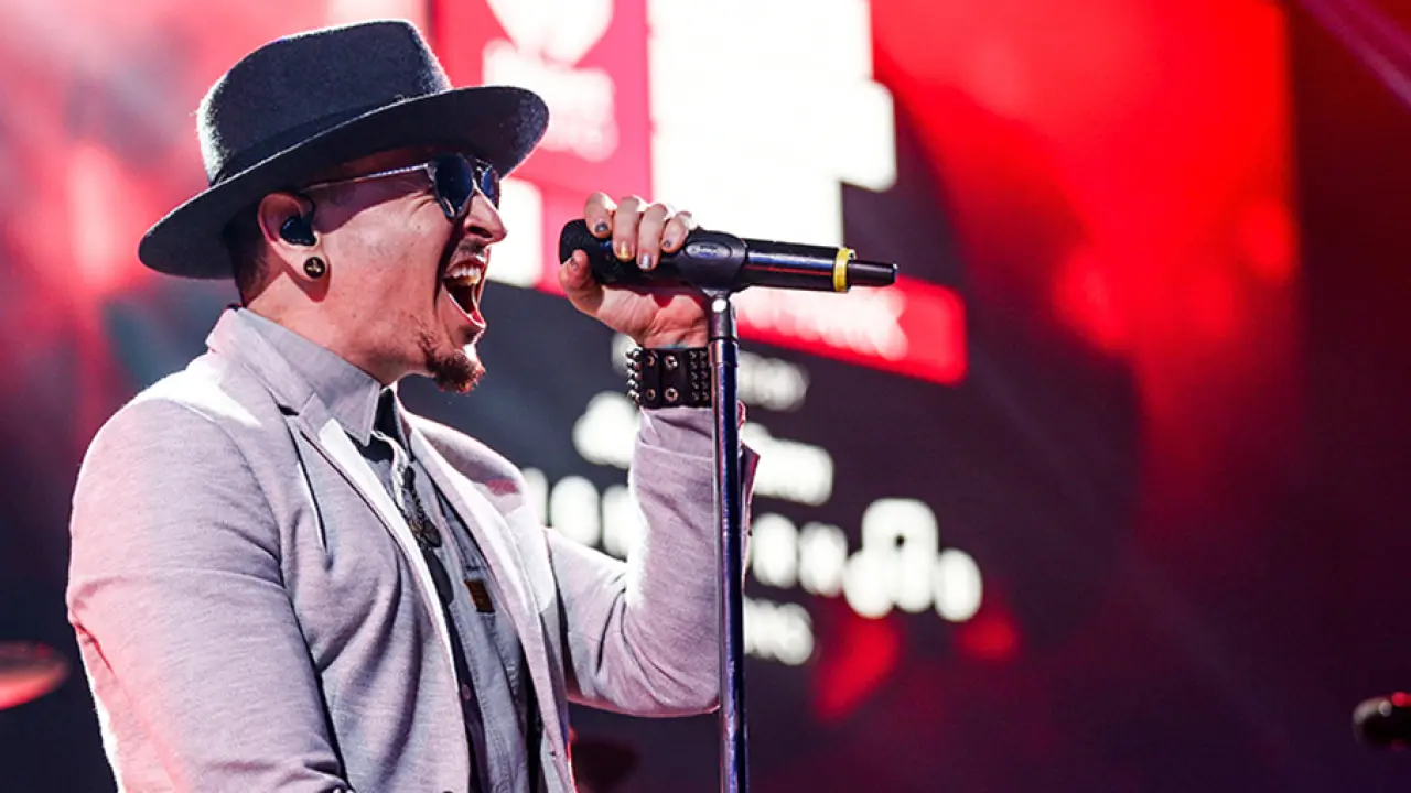 Forenses confirman cómo murió Chester Bennington, vocalista de Linkin ...