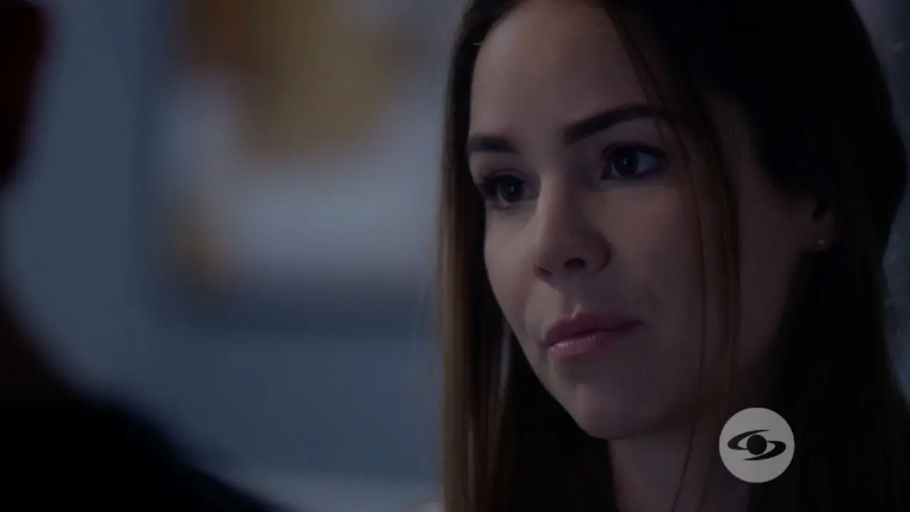 Isabel regresa a trabajar al Babel para salvar la vida de Porfirio ...