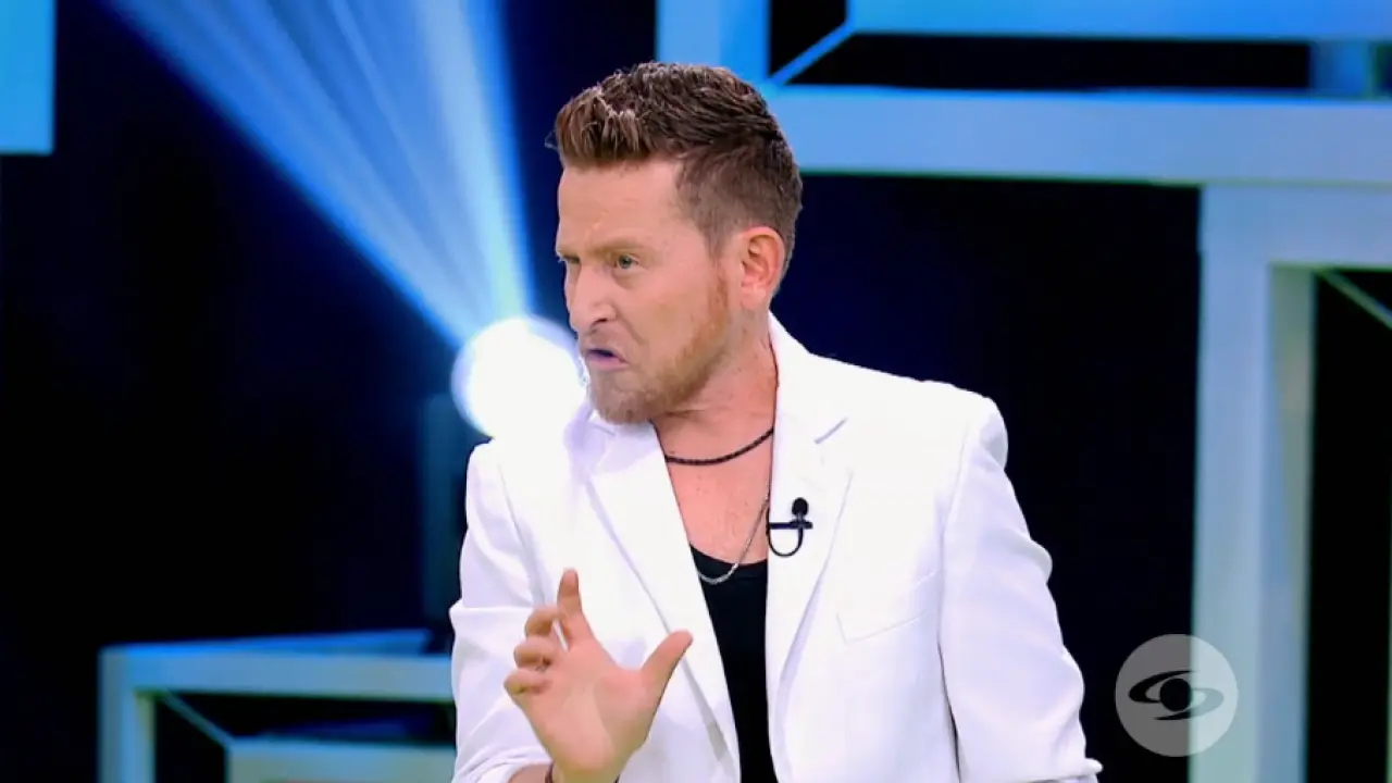 Chester hace una cómica comparación entre los youtubers y su estrato ...