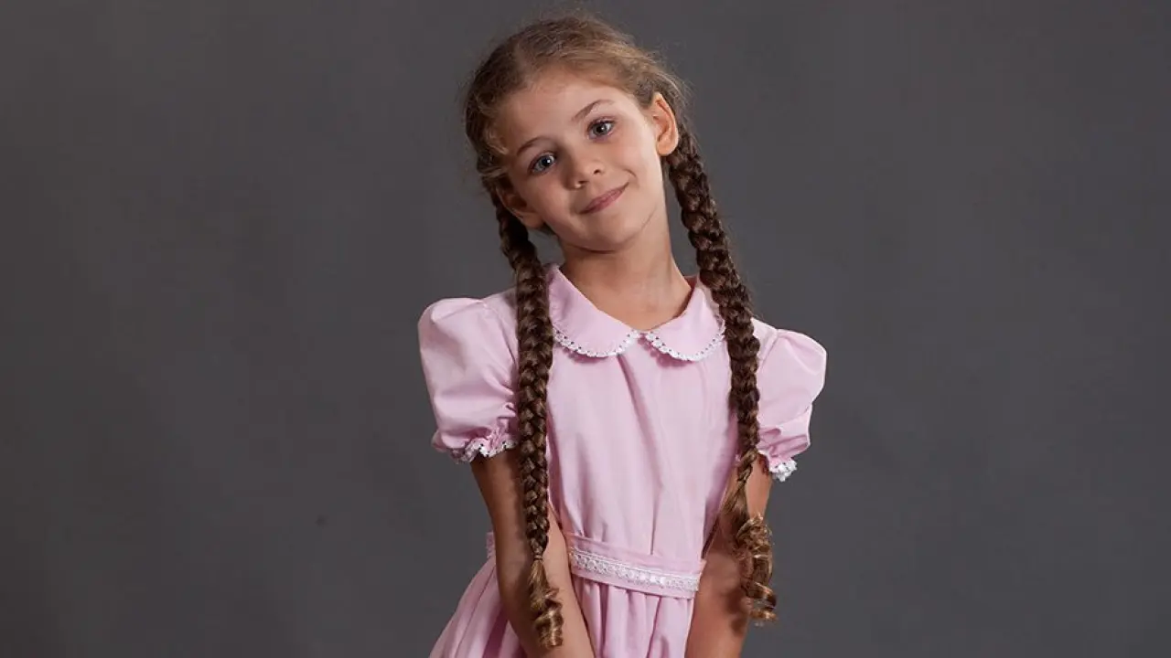 En fotos: así ha sido la transformación de Elif con el paso de los años ...