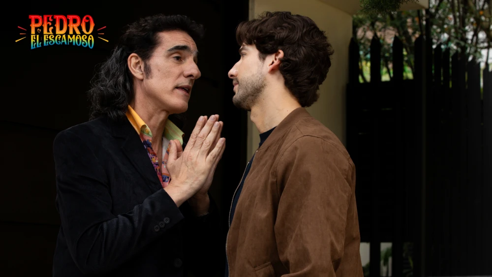 Pedro, con lágrimas, le confiesa a Pedro Jr. que le mintió sobre su vida en Estados Unidos ...