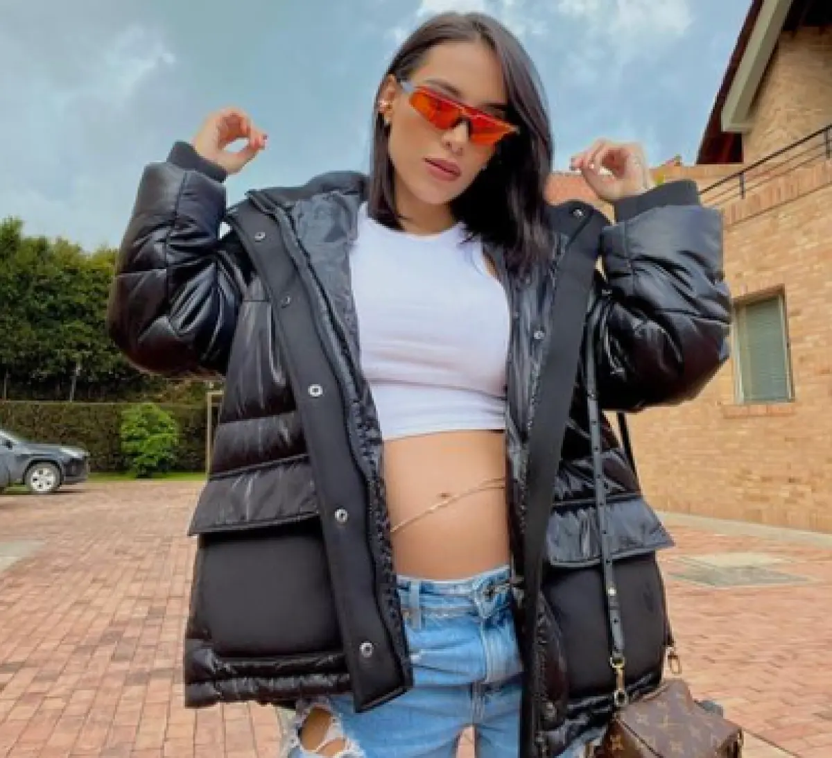 Luisa Fernanda W muestra su gran barriga de embarazada con diminuta lencería de encaje - LaKalle