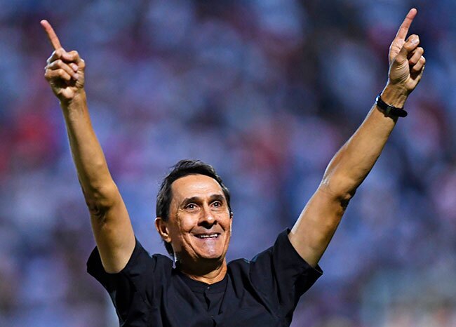 "Quien quita": Alexandre Guimarães no descarta volver a dirigir al ...