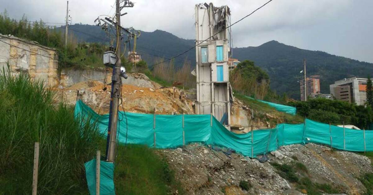 Así se ve el lugar donde estaba el edificio Space, un año después de la ...