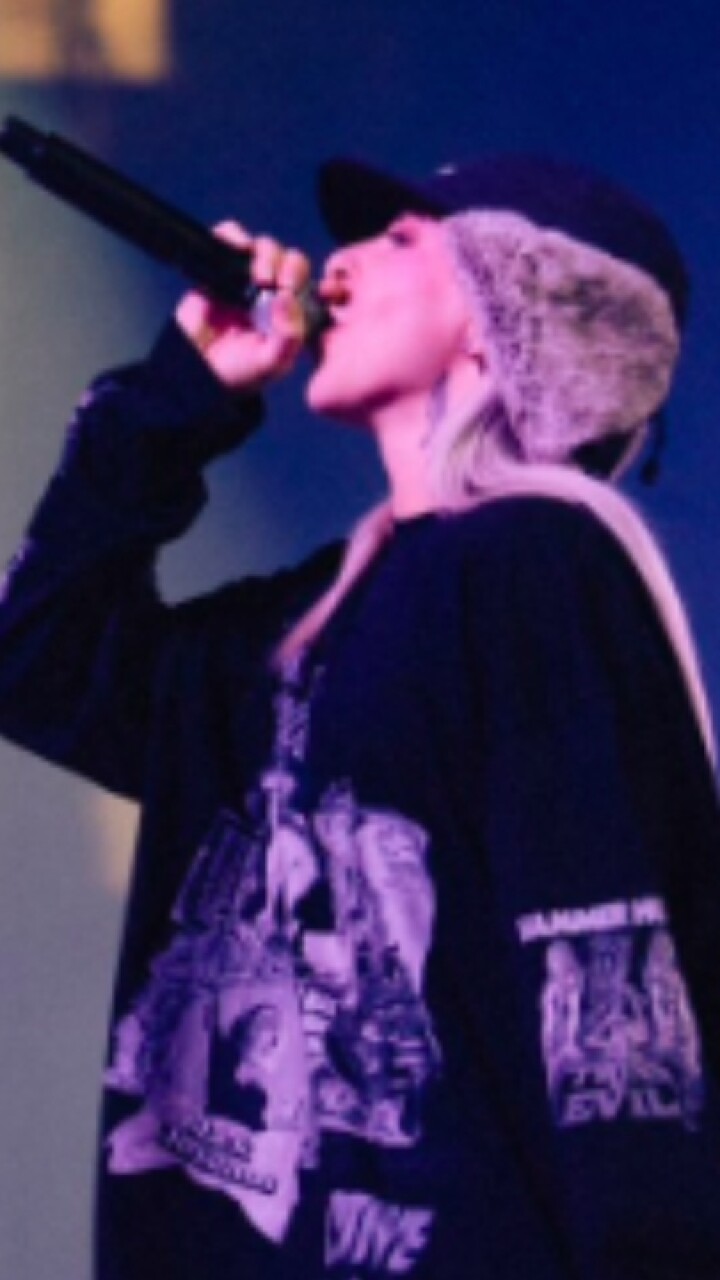 Young Miko lanza su primer álbum 'att.' y prepara su debut en Coachella - BluRadio