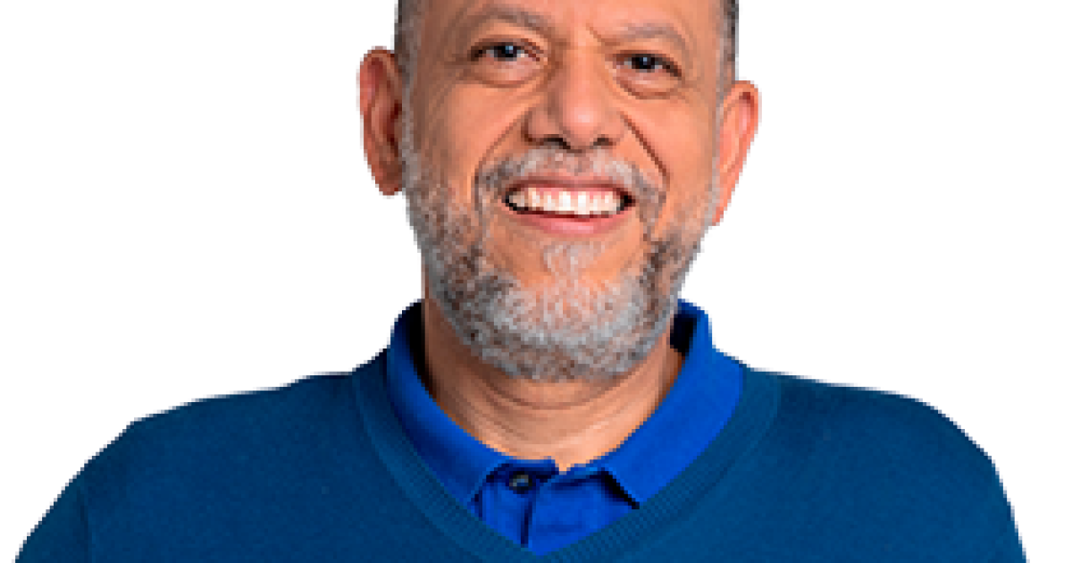 ¡Como cantante es buen cura! Alberto Linero se rajó al cantar ‘Tusa ...