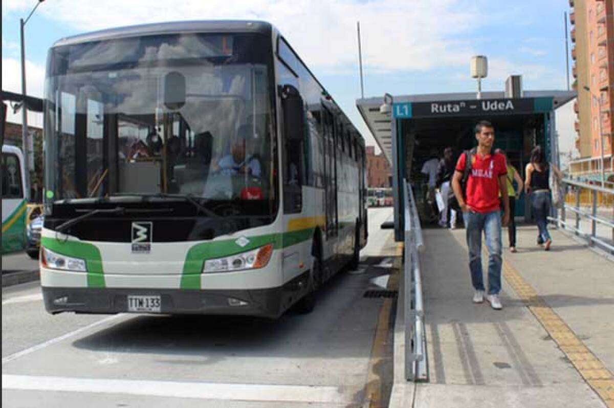 Nuevos buses para el Metroplús tendrán sobrecosto de 1.700 millones de ...