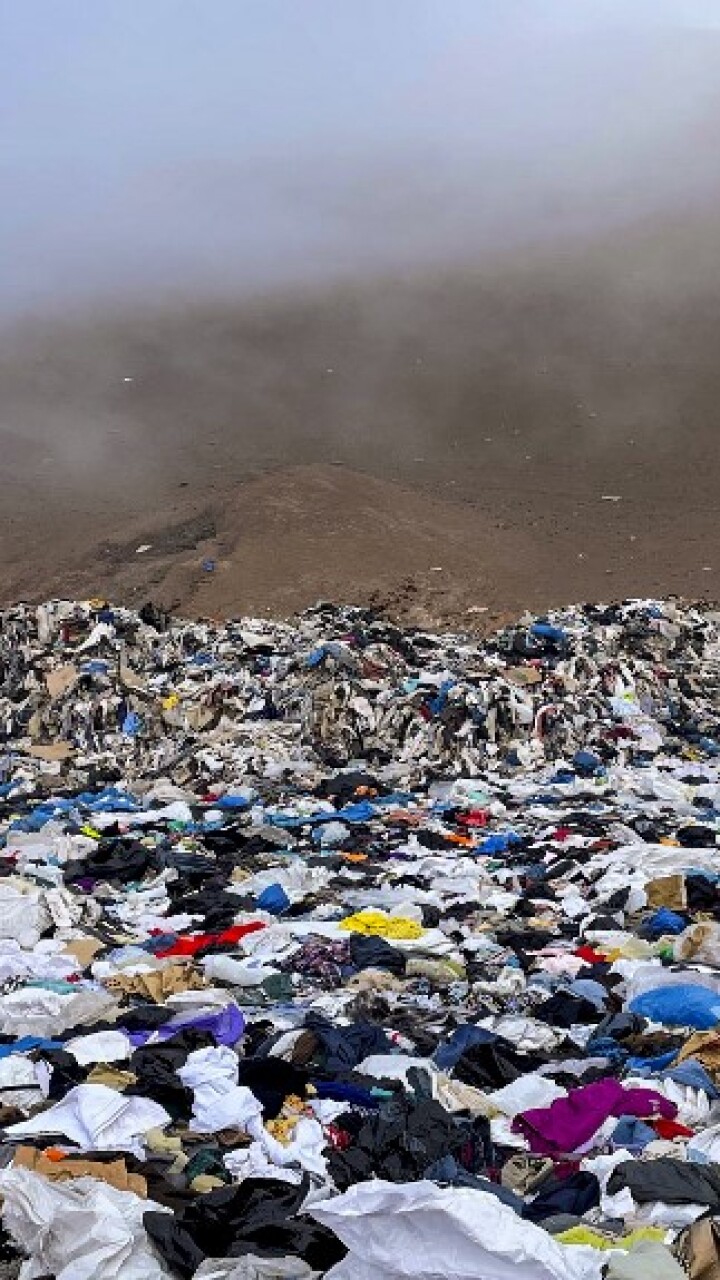 El desierto de Atacama, el cementerio de ropa más grande del mundo ...