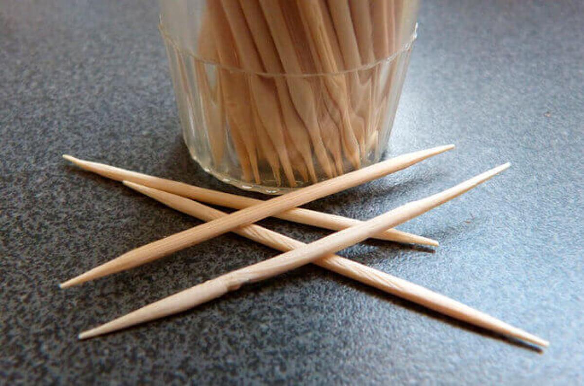 ¿Cómo llegó allí? Joven vivió cuatro años con un palillo de seis ...