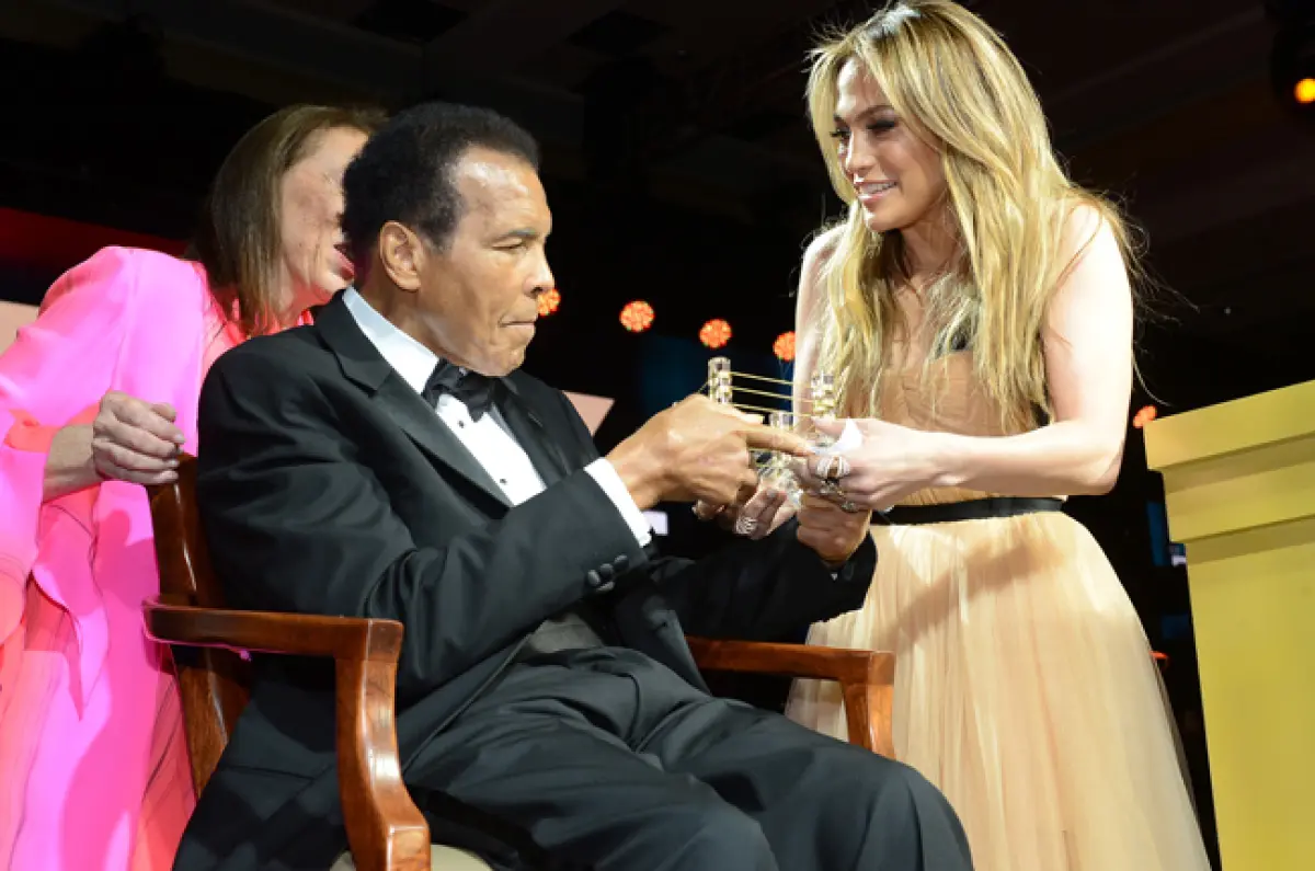 Celebridades lamentan la partida de Mohamed Alí - GolCaracol