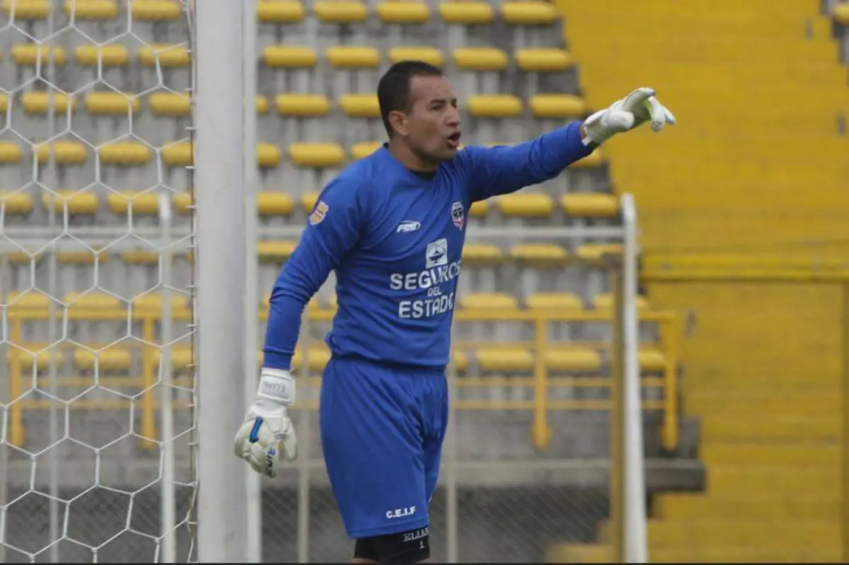 Nelson Ramos sigue dando cátedra con su pegada: marcó de tiro libre con ...