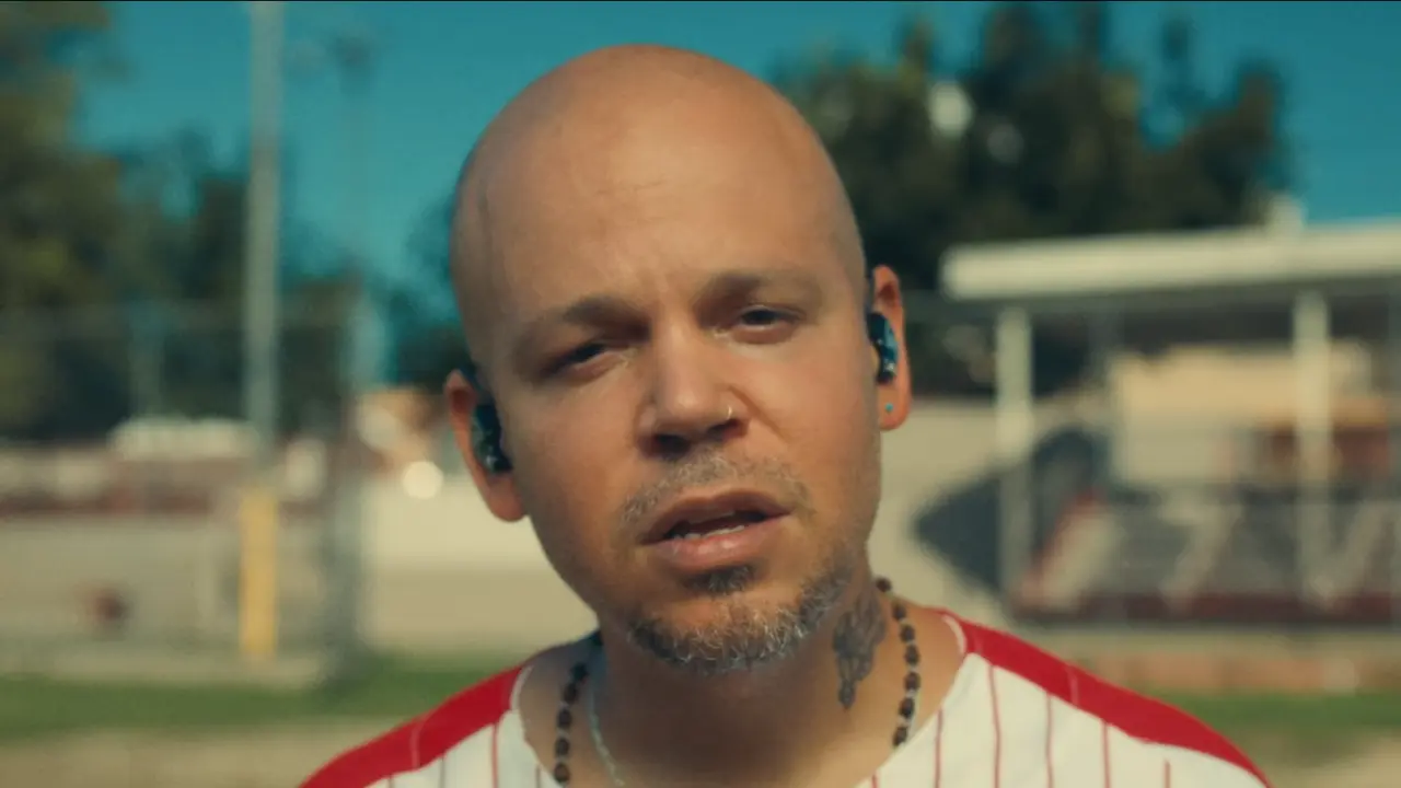 “René”, la nueva y profunda canción de Residente que puso a llorar a ...